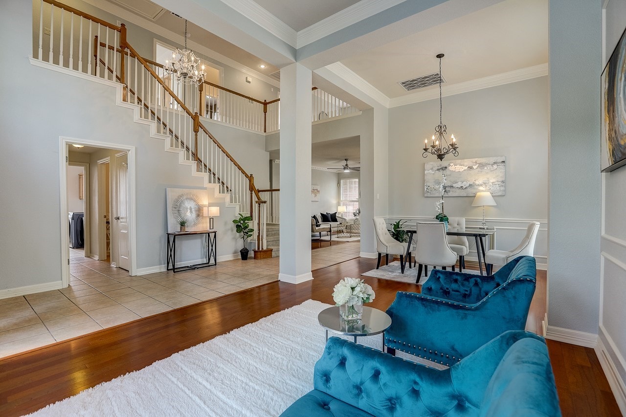 10020 Lachlan | Davis Spring - Laurie Flood Realtor Austin TX